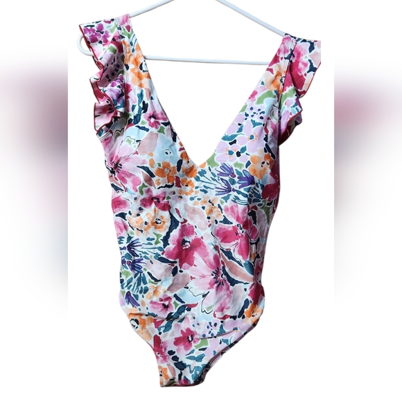 L.L. Bean | Swim | Ll Bean Vibrant Floral Vneck Swimsuit Nwt Sz 2 ...